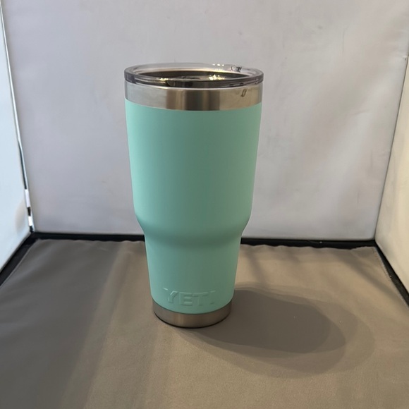 Yeti | Kitchen | Yeti Aqua Tumbler With Plastic Lid | Poshmark